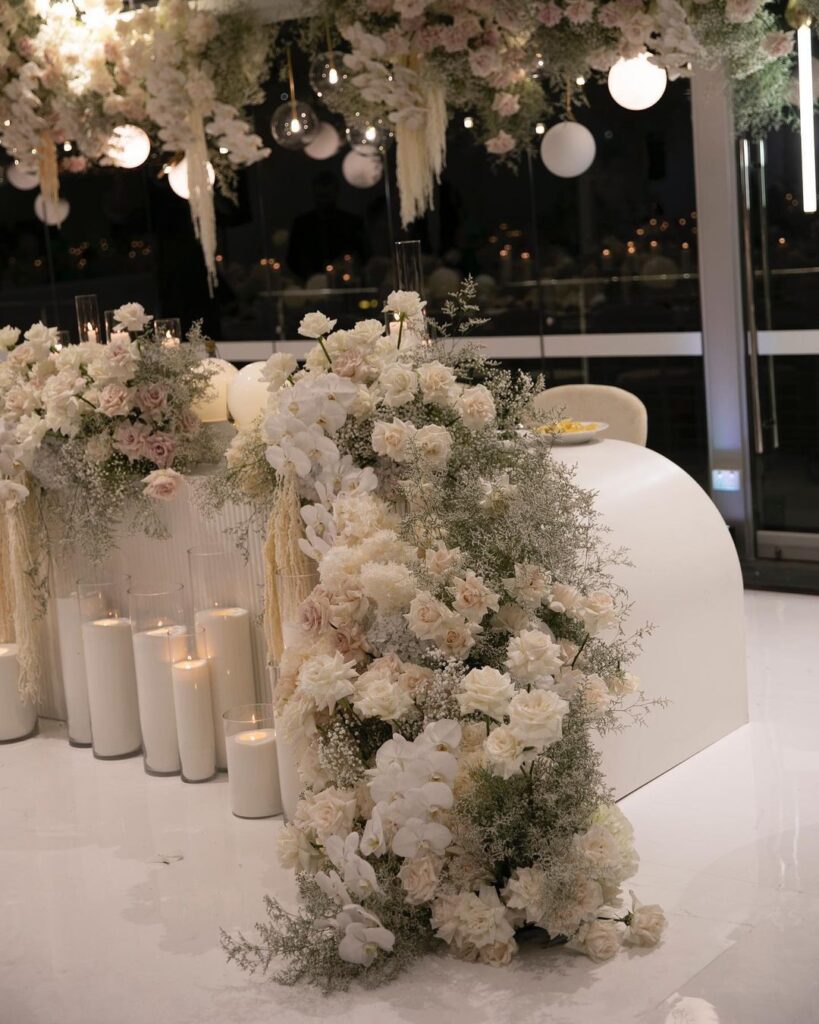 Ribbed Curved Bridal Table