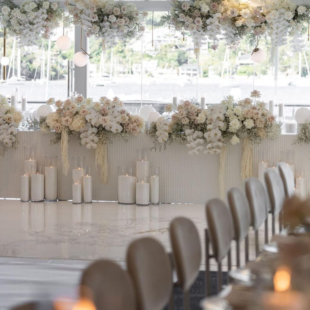 Ribbed Curved Bridal Table