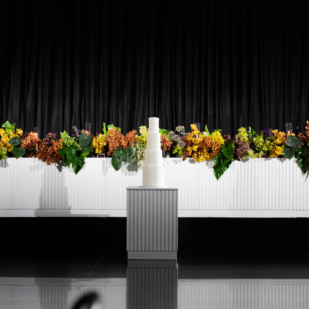 White Wave Bridal Table