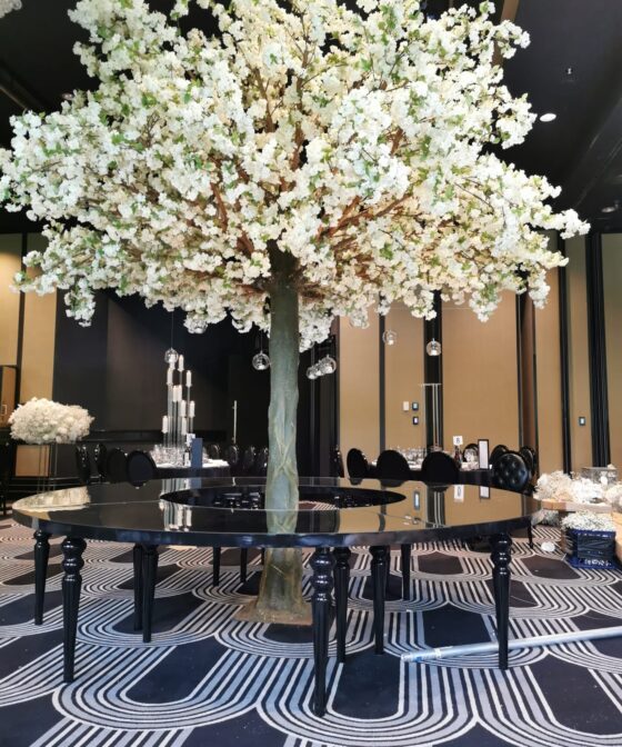 Black Mavro Doughnut Table - Optimum Event Hire